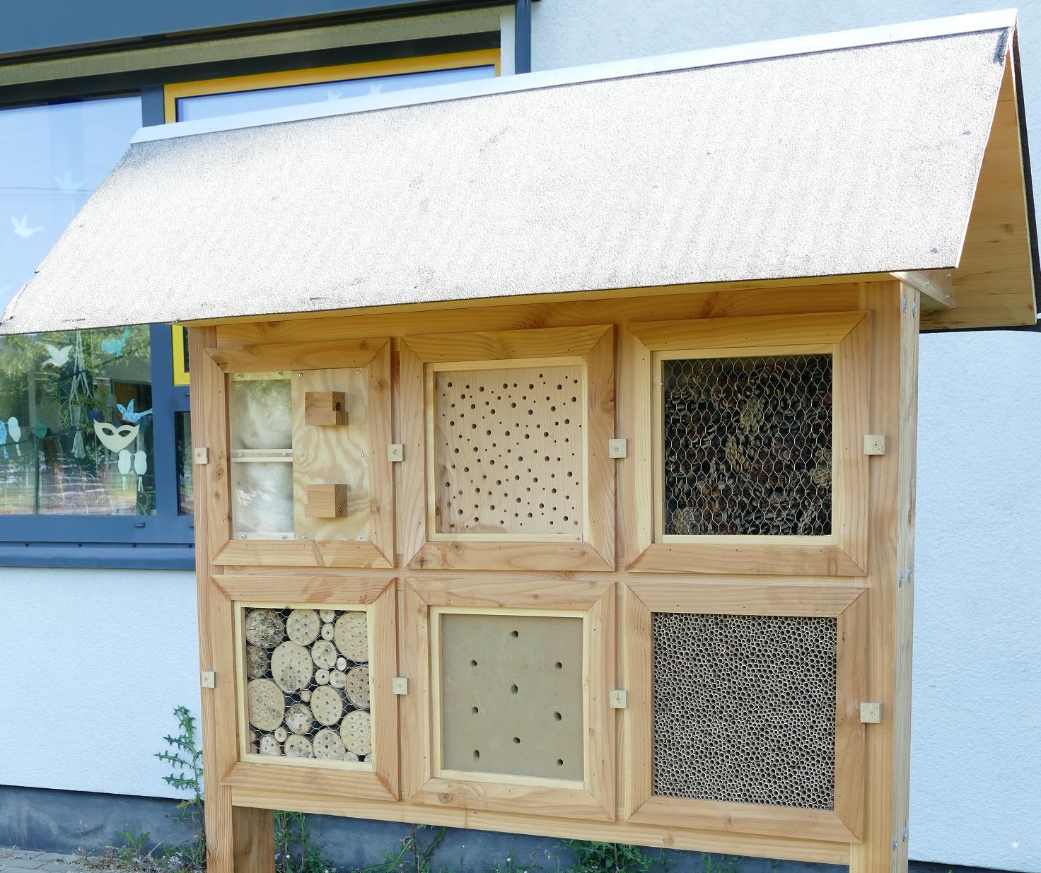 Insektenhotel an der JGS eingeweiht – Johannes Gutenberg Schule